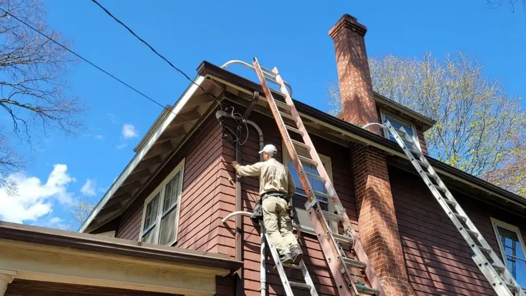 MetroWest Professional Gutter Services | Hands on Gutters